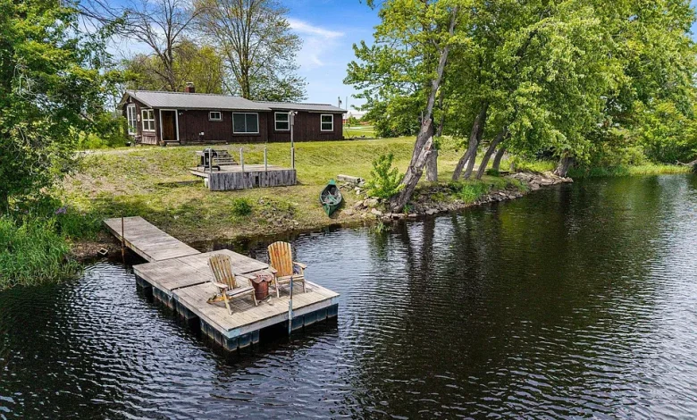 Waterfront Cottage Retreat with Private Lake Access – STORY OF THE DAY